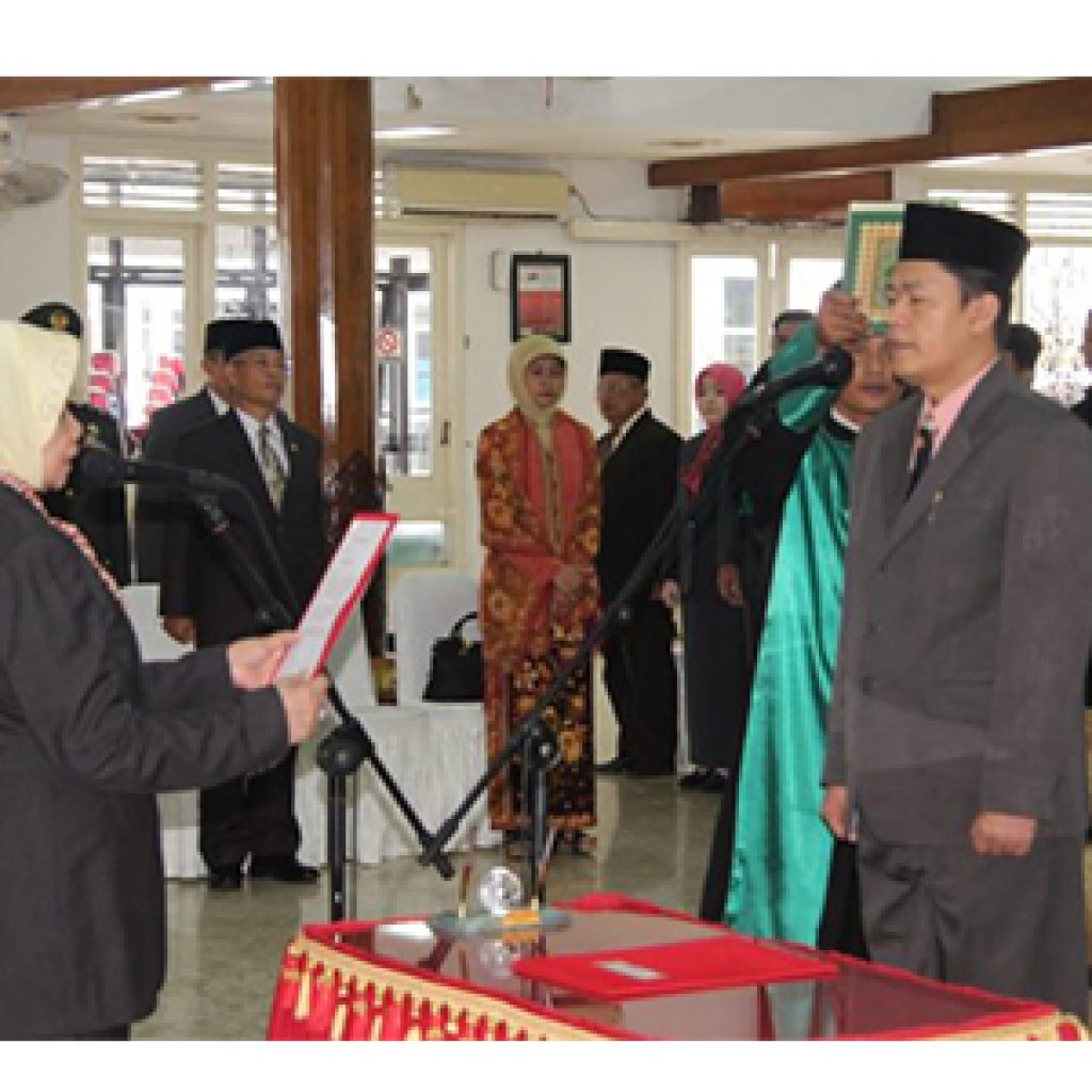 Dilantik Bupati, Dede Sujana Resmi Jabat Sekda Kediri | Teras Jatim Dilantik Bupati, Dede Sujana Resmi Jabat Sekda Kediri | Teras Jatim
