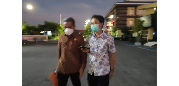 Diperiksa KPK Hampir 10 Jam, Ini Kata Mantan Sekda Sidoarjo | Teras Jatim Diperiksa KPK Hampir 10 Jam, Ini Kata Mantan Sekda Sidoarjo | Teras Jatim