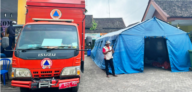 Status Semeru ‘Awas’, Pemkab Lumajang Tetapkan Masa Tanggap Darurat ... Status Semeru ‘Awas’, Pemkab Lumajang Tetapkan Masa Tanggap Darurat ...